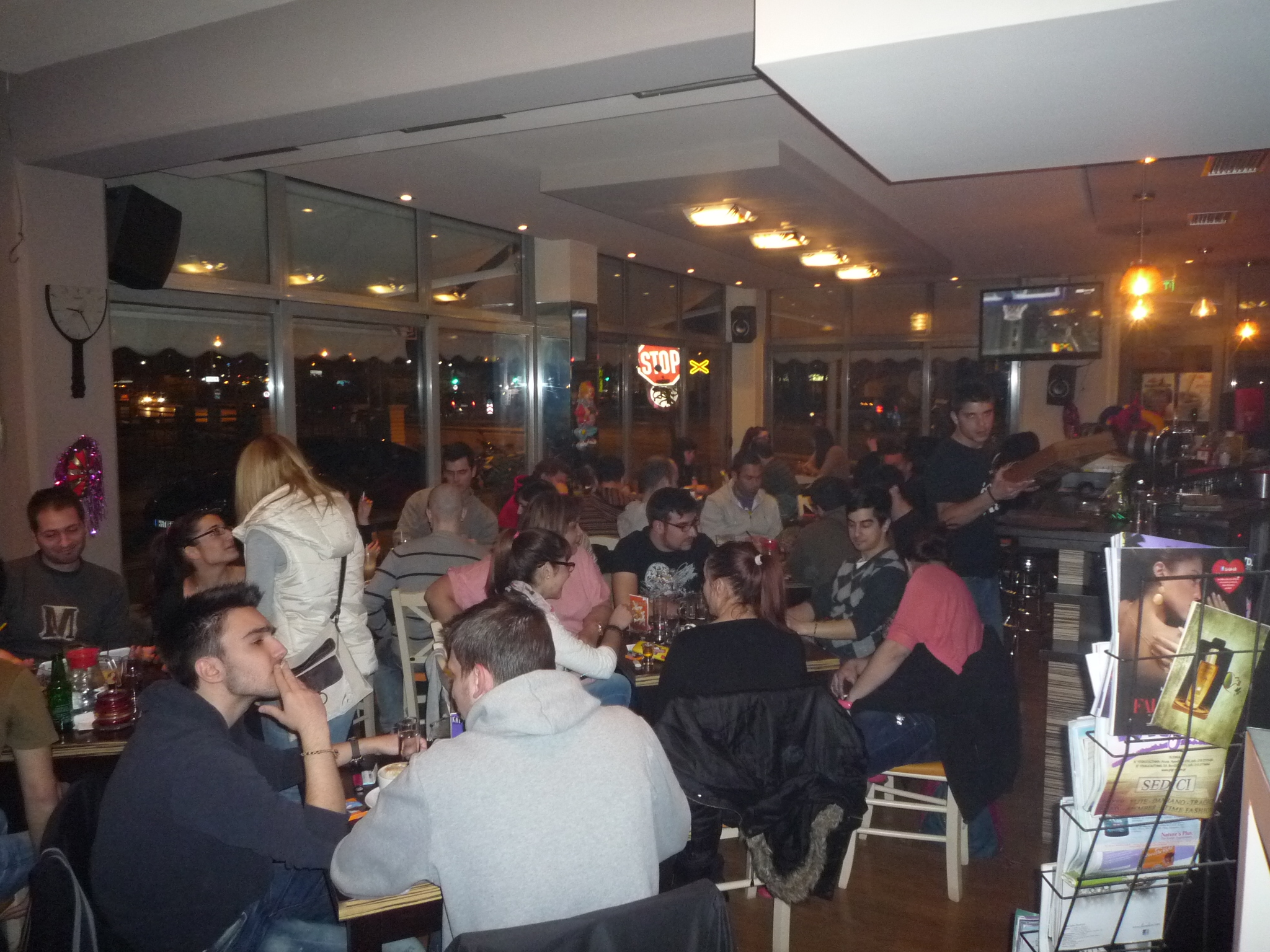 Καφετέριες - Bar Βόλος (ΔΙΑΣΚΕΔΑΣΗ - ΨΥΧΑΓΩΓΙΑ - ΤΕΧΝΕΣ) | Cafe ...